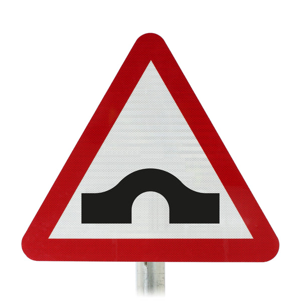 Hump Bridge Ahead Sign Post Mounted - Dia 528 R2/RA2 (Face Only ...